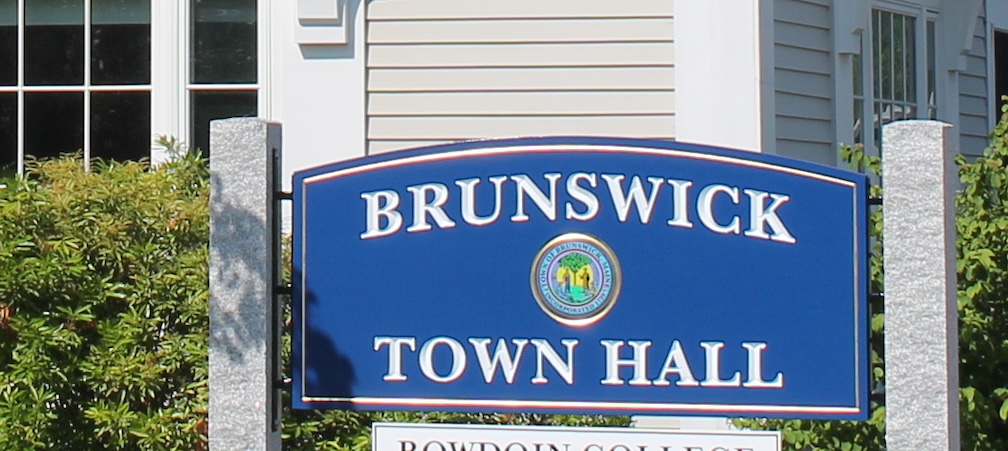 Brunswick, Maine selects first LGBTQ – and youngest – town council ...